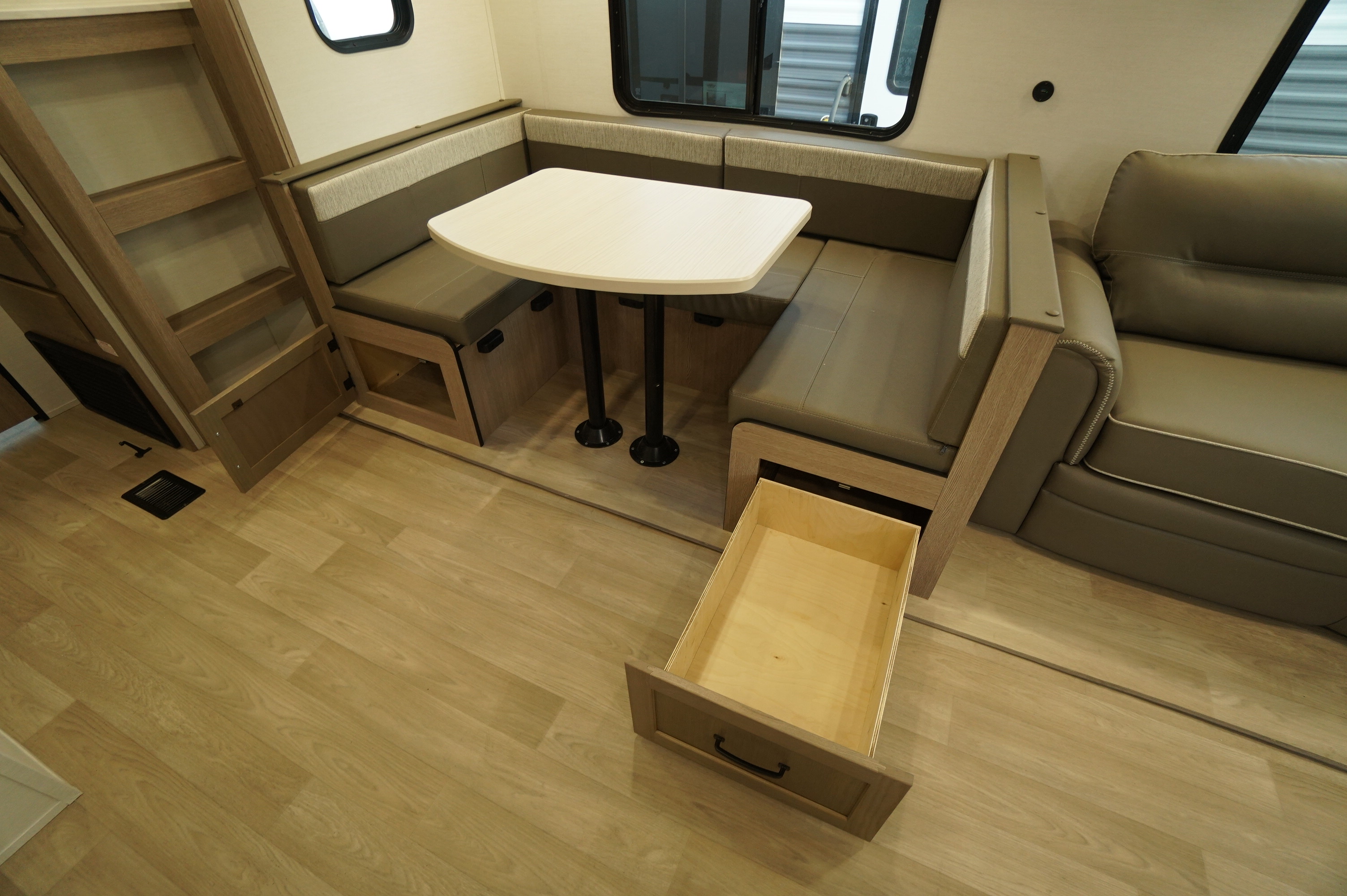 2026-Gulf-Stream-Trailmaster-323TBR-323TBR | Listowel, ON N4W 1M6 ...